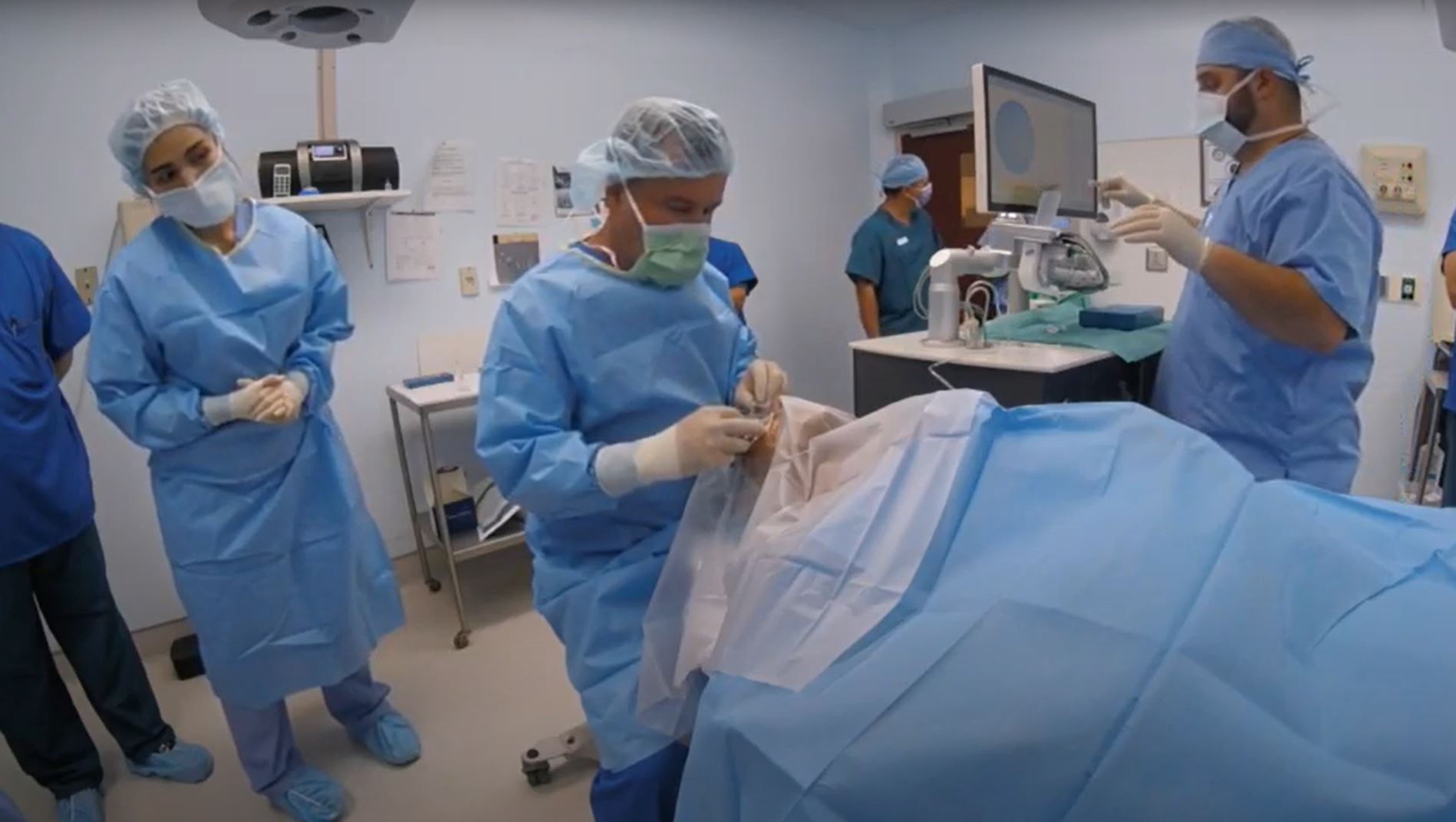 Tunnels for Intracorneal Rings / Ziemer Ophthalmic Systems AG